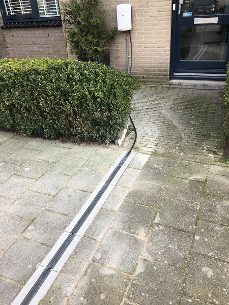 Elektrische auto opladen met eigen zonne-energie wordt makkelijker ... Elektrische auto opladen met eigen zonne-energie wordt makkelijker ...