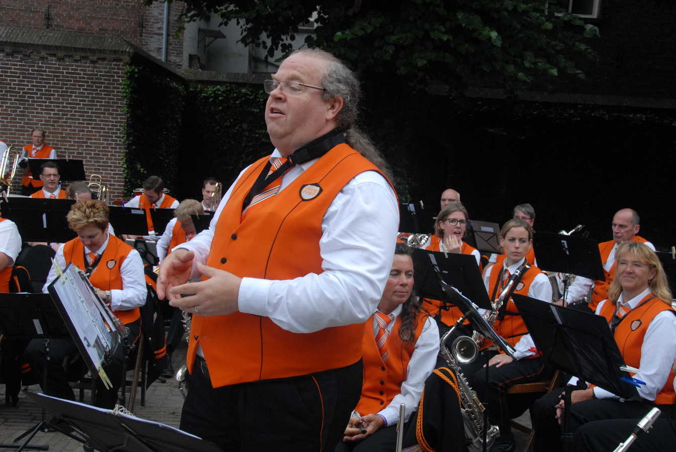 De Gebroeders Trommel nemen in Den Bosch harmonie De Oude Post op ...