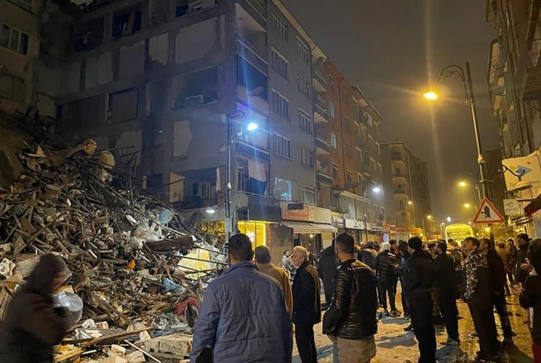 Live - Nieuwe aardbeving met kracht van 5,2 treft oosten van Turkije ... Live - Nieuwe aardbeving met kracht van 5,2 treft oosten van Turkije ...