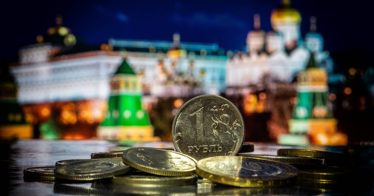 "Russia's Billionaire Boom: Forbes Reveals Top 110 Richest Russians ...