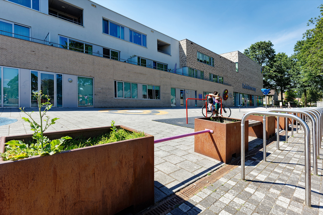 Schoolplein ’t Palet in Vlijmen gaat ‘dicht’: goed voor de veiligheid en tegen de overlast ...