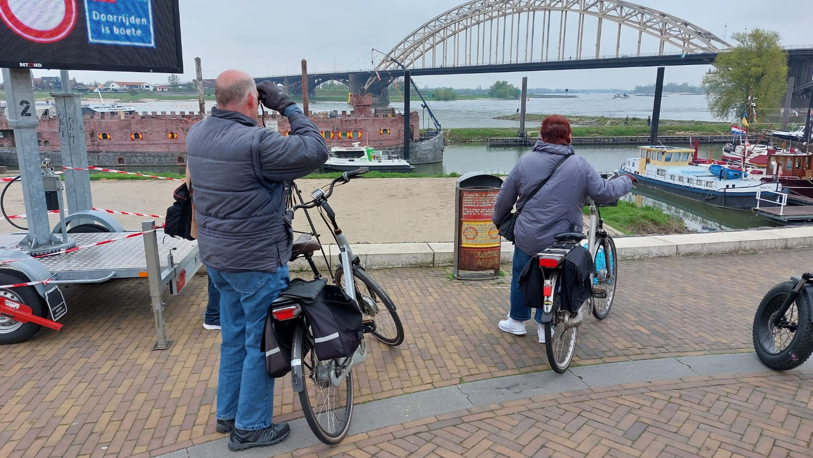 Varend gigabeeld van Gerard Philips trekt veel bekijks; ‘Ik vind dit ...
