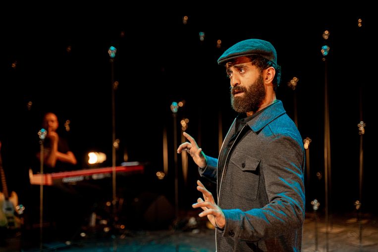 Ook cabaret gaat Saman Amini goed af | Het Parool