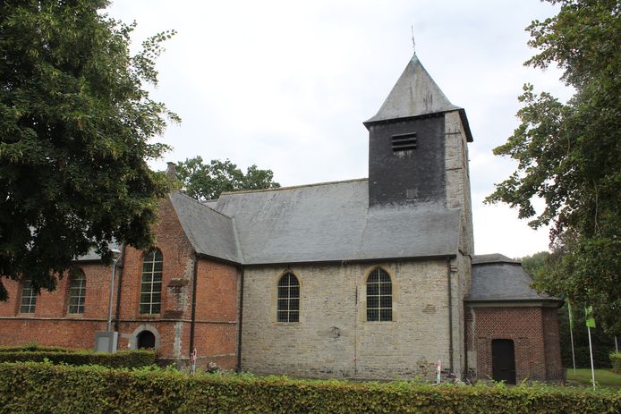 Anzegem gaat verzakking Oude Kerk aanpakken: “Je kunt ze niet optillen ...
