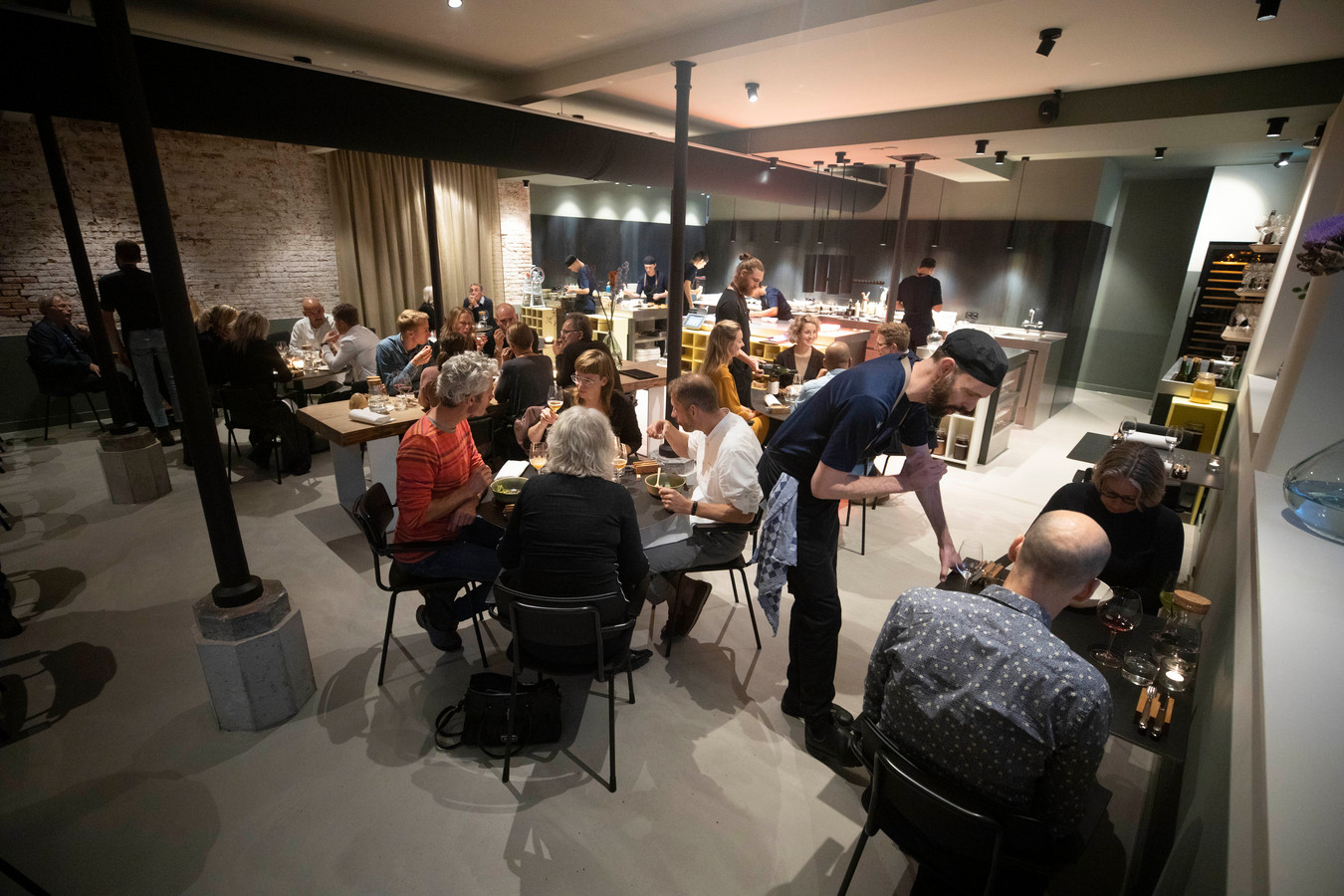 Nijmeegs restaurant De Nieuwe Winkel in Top 100 Lekker-gids | Foto ...