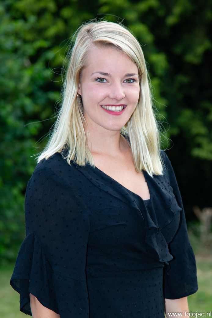 Dit is Karlijn (28) uit Westerbeek, de vrouw waar boer Jouke voor valt ...