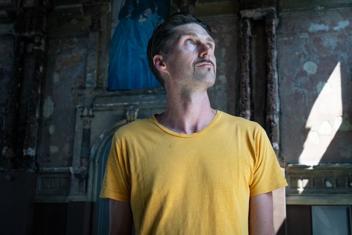 Koninklijk Atheneum doet dit weekend dienst als feestlocatie met dj ...