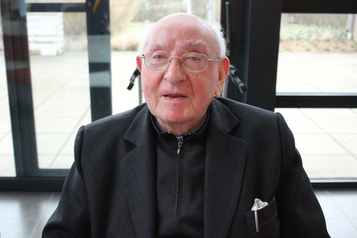 Pastoor Andries ‘André’ Verstraete is 101 jaar: “Als hij maar kan ...
