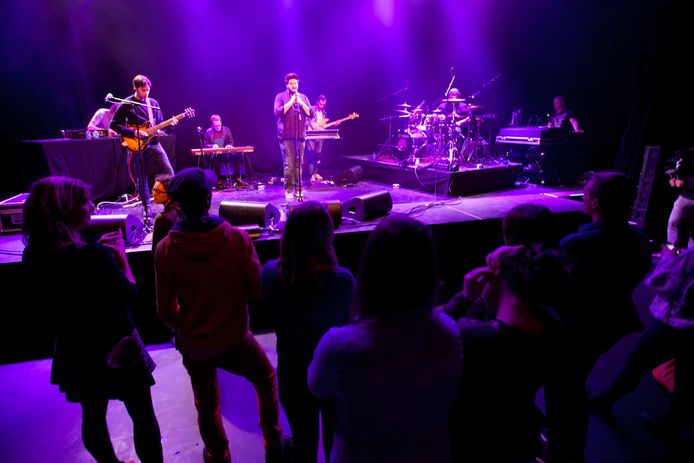 De Grote Post viert 10 jaar en dan feest élke Oostendenaar mee: “De ...