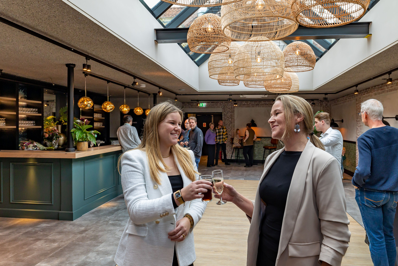 Café in Hasselt oogst lof met nieuwe feestzaal: ‘Overlast? Er mag een ... Café in Hasselt oogst lof met nieuwe feestzaal: ‘Overlast? Er mag een ...