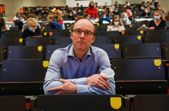 Belgische professoren missen het echte contact met studenten op de ...