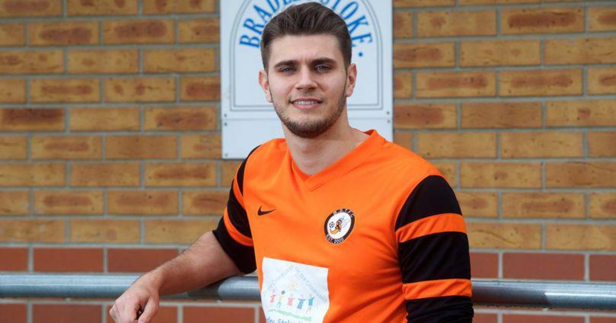 La dernière recrue du club de Bradley Stoke s'appelle... Bradley Stokes ...
