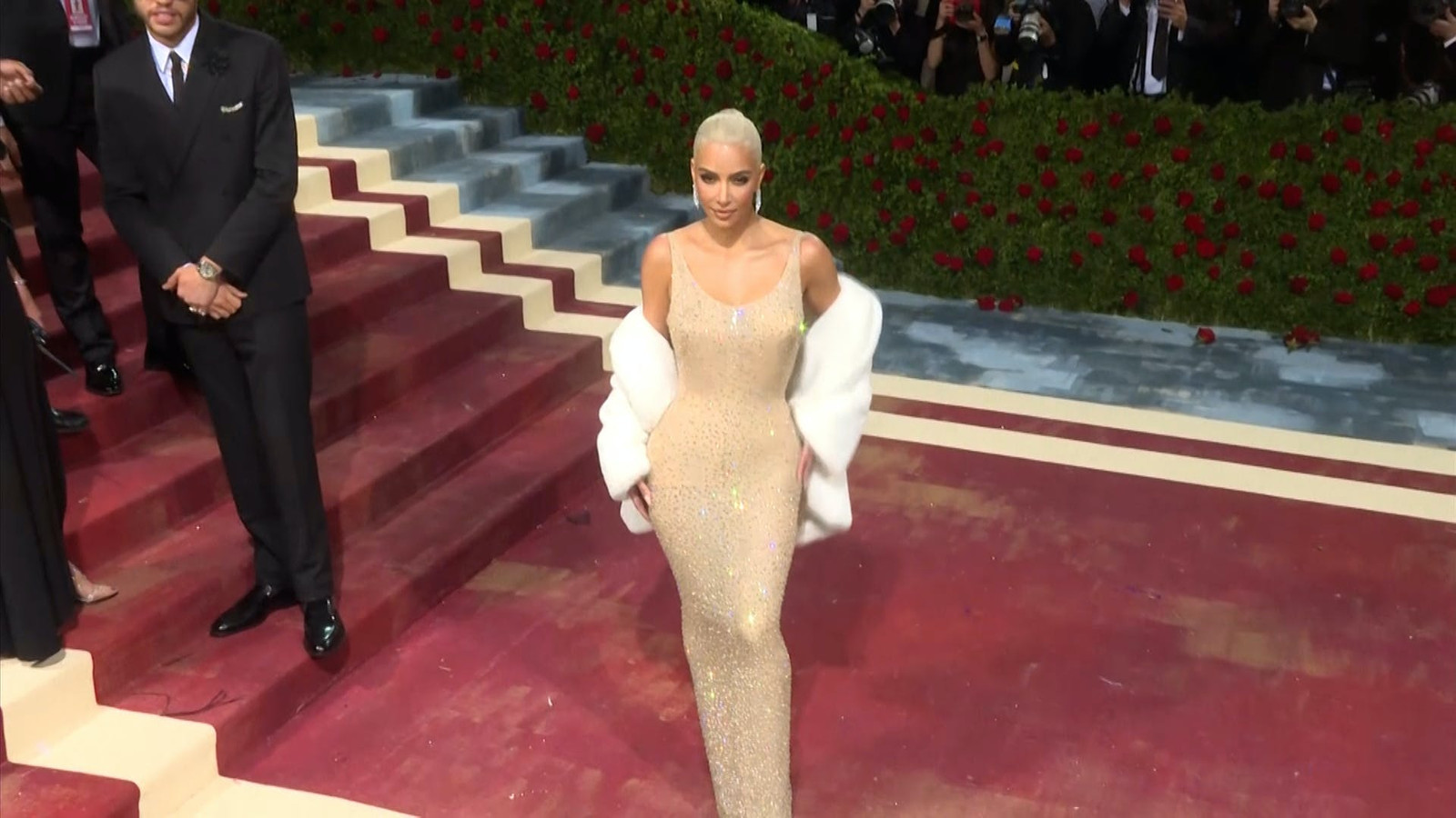 Bootycoach Kim (30) meet haar achterwerk na elke training: ‘Billen zijn ...