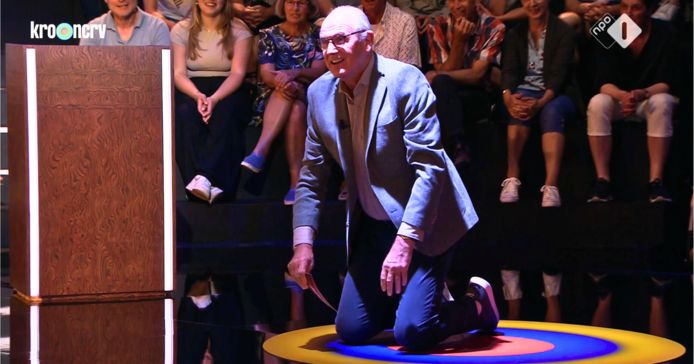 Philip Freriks krijgt lesje yoga in De slimste mens: ‘Wat ik allemaal ...