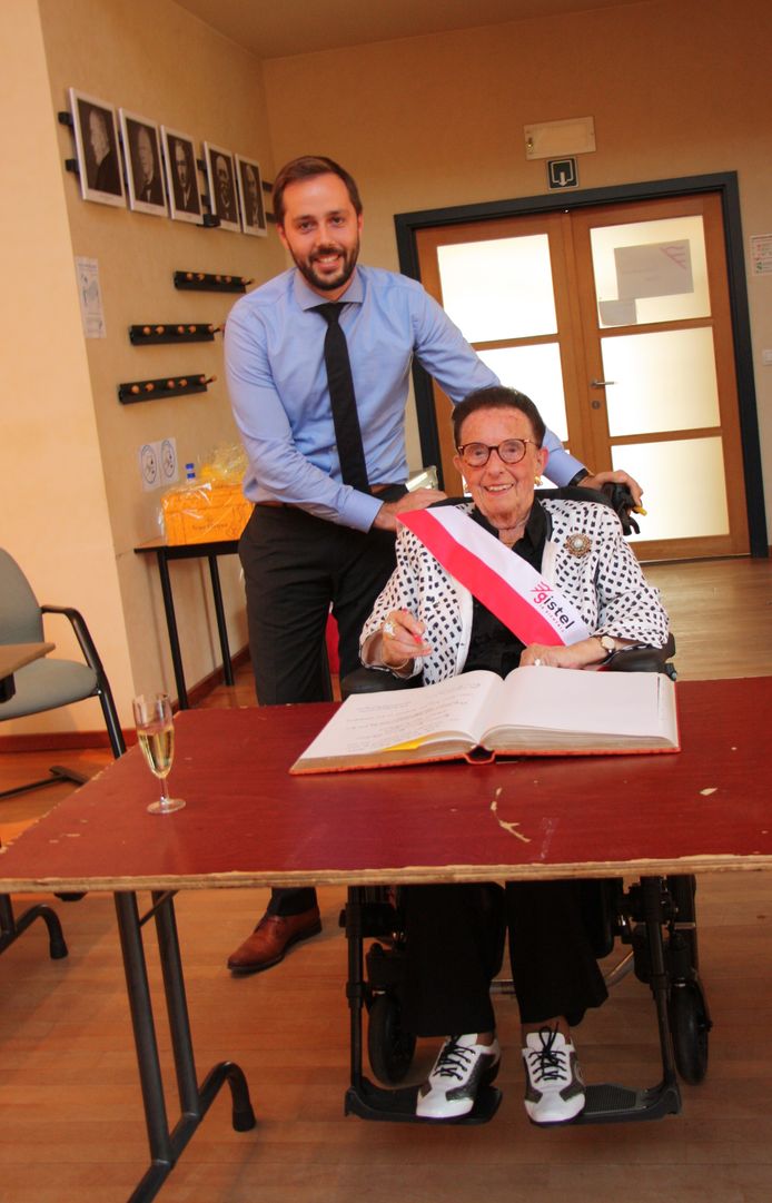 LEVENSVERHAAL. Marie-Hélène Defever (99), de dame die ‘haar’ Gistel een ...