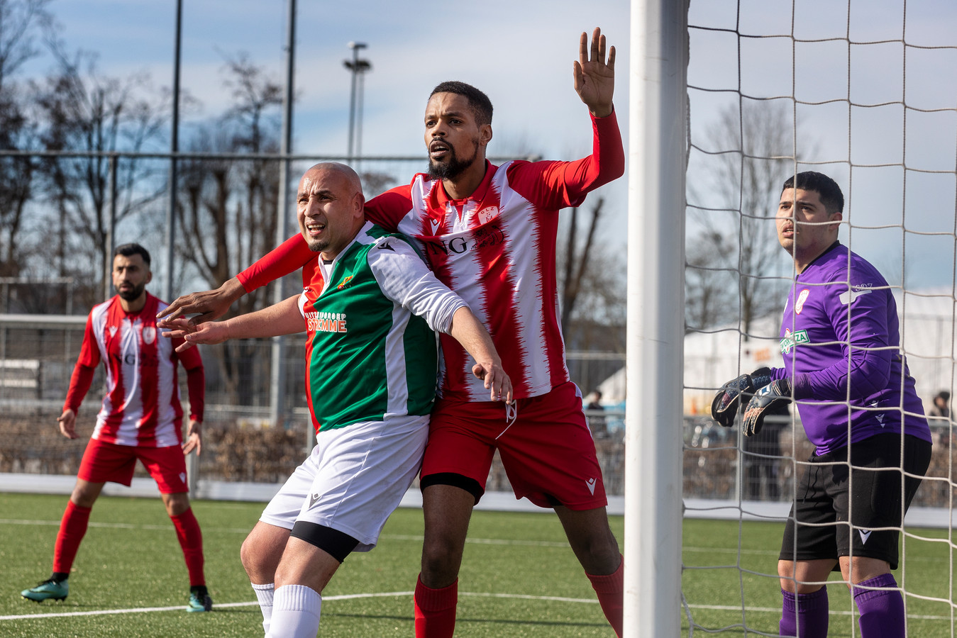 Dit is het programma van het amateurvoetbal in Rotterdam en omstreken ...