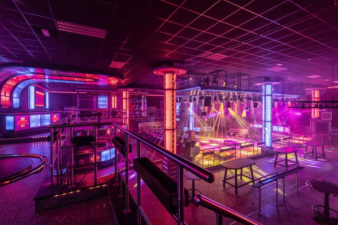 Wat dooft er eerder: het virus of het licht bij discotheek Dieka? | Hof ...