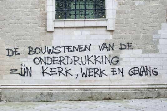 Drie kerken beklad met graffiti | Scherpenheuvel-Zichem | hln.be