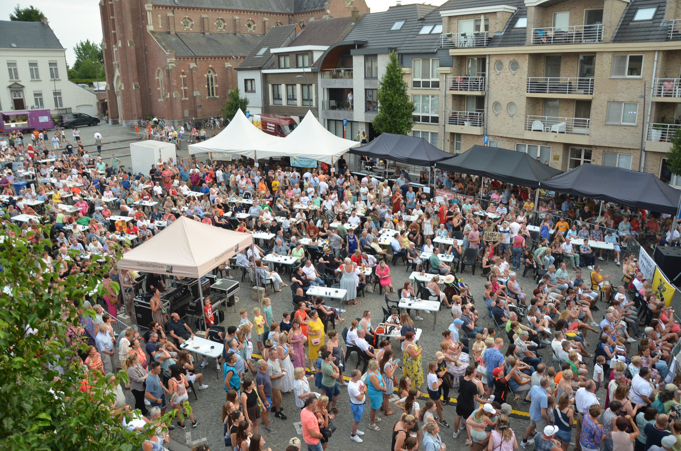 Vlaanderen Feest-festiviteiten met bekende namen zoals Willy Sommers ...