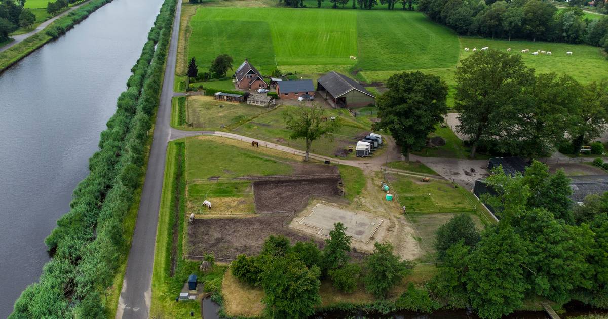 Waterschap laat water uit Kanaal Almelo-De Haandrik weer door beken ...