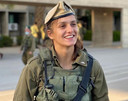 Nederland­se Rebecca, die jarenlang diende in Israëlisch leger, op 24 ...