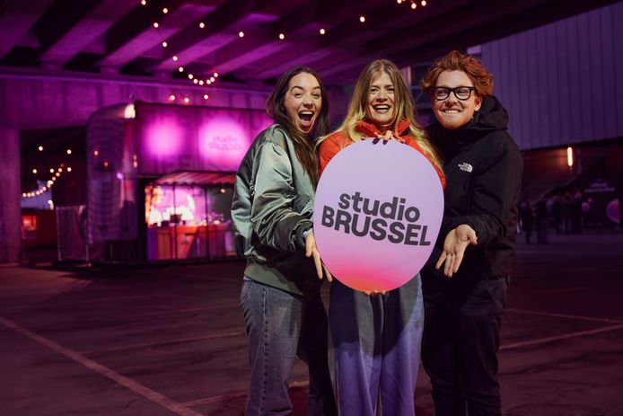 Studio Brussel lanceert nieuw logo tijdens concert Queens of the Stone Age | Showbizz | hln.be