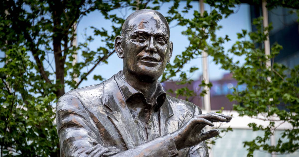 Standbeeld Pim Fortuyn beklad: ‘Racist’ | Binnenland | destentor.nl