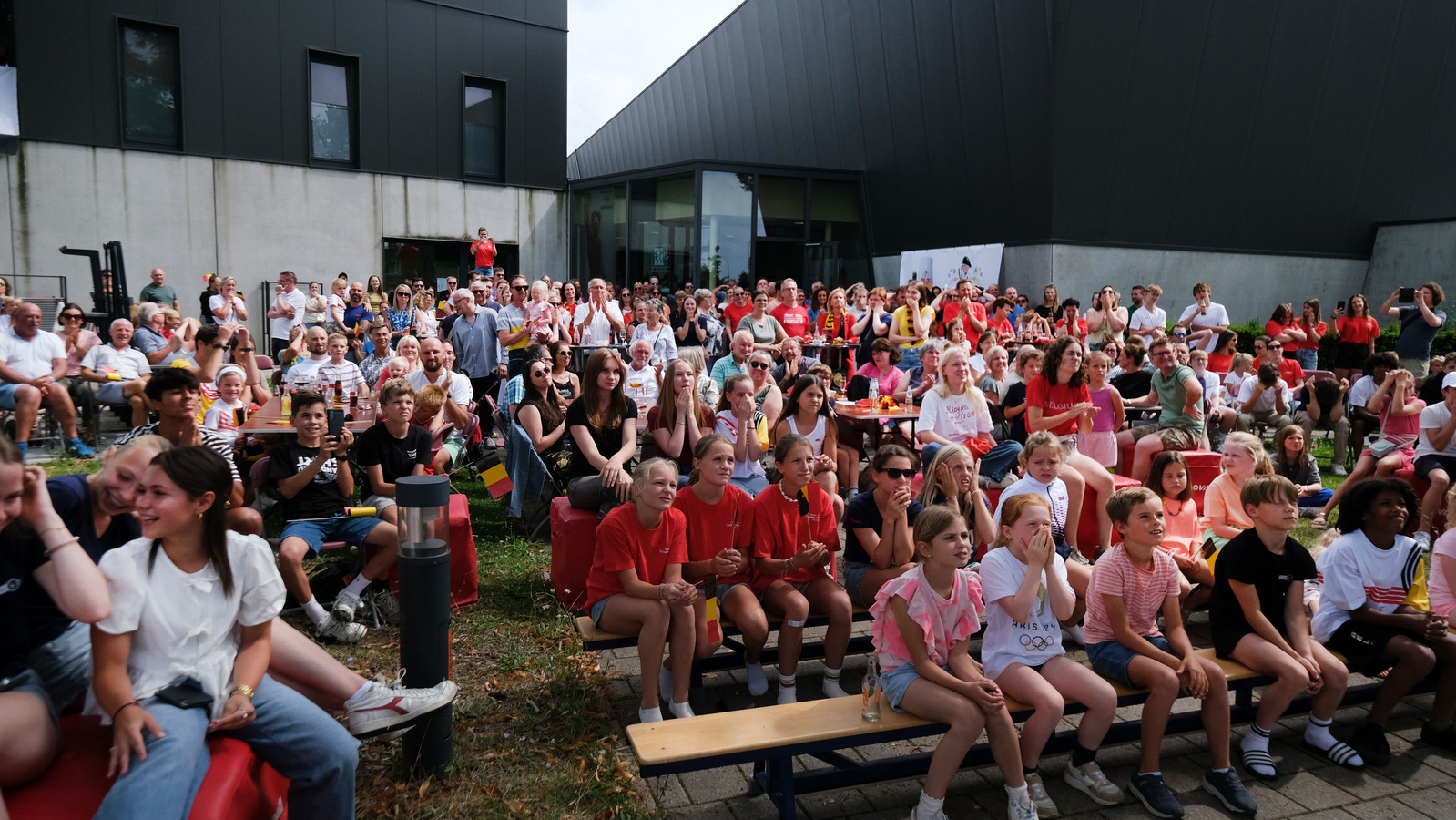 KIJK. Fans zien gymnast Glen Cuyle (22) naast Olympische roem grijpen ...