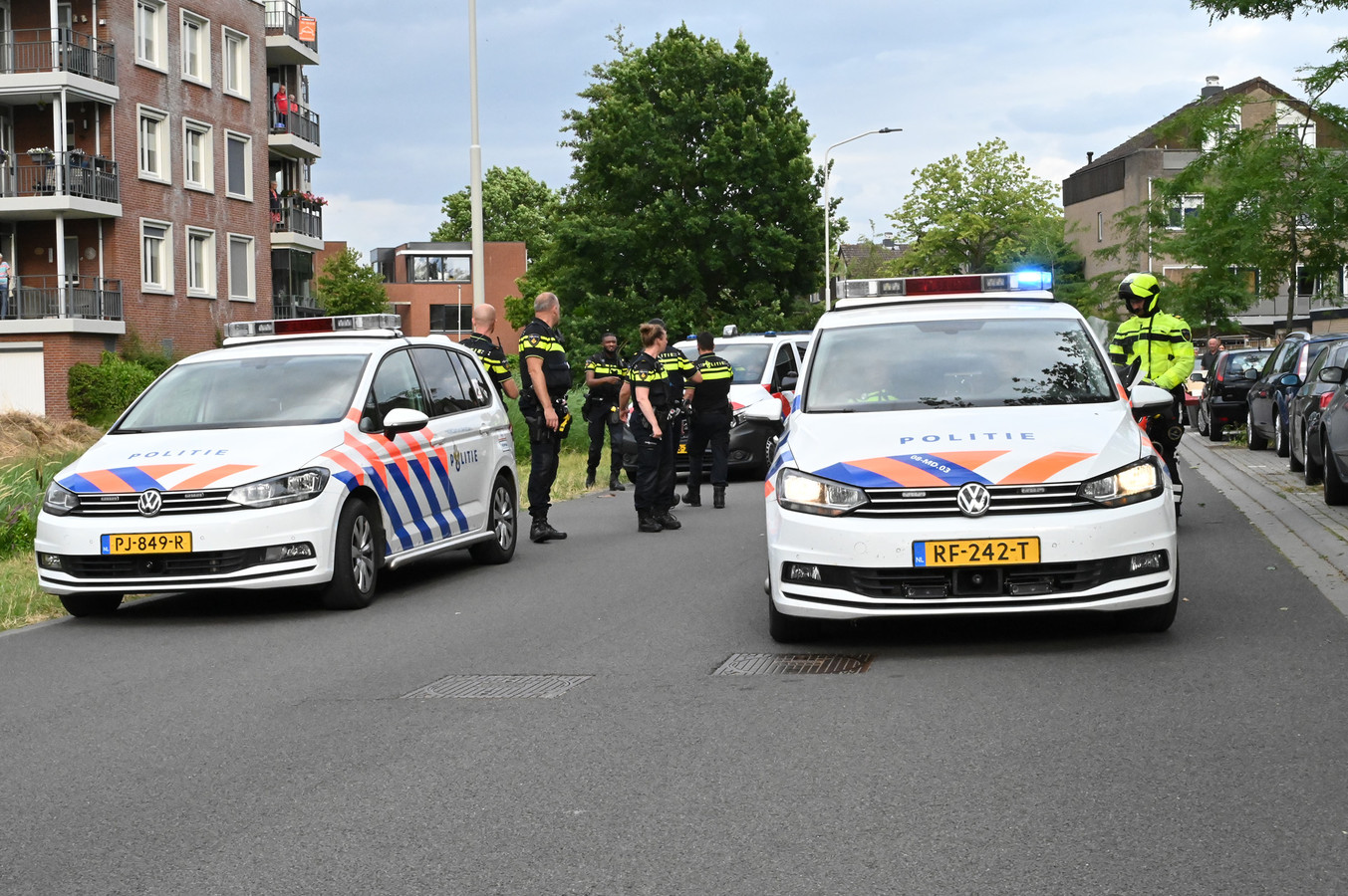 Agent kreeg trappen tegen hoofd van automobilist: ernstige kneuzingen ...