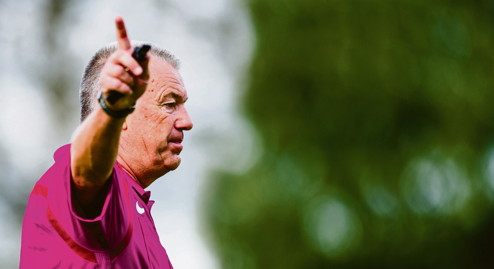 Roelof Luinge (67) steelt de show bij oefenwedstrijd: ‘Vroeger pakte ik ...