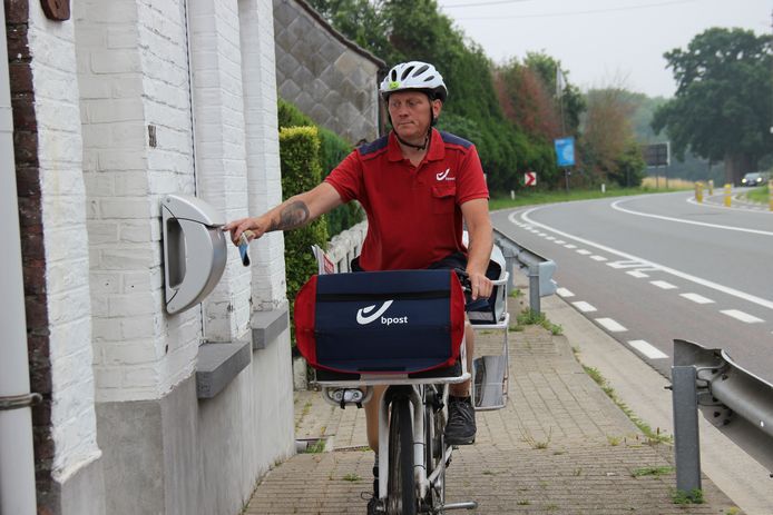 Puffen en zweten, maar postbodes blijven post bedelen: "Geen optie om ...