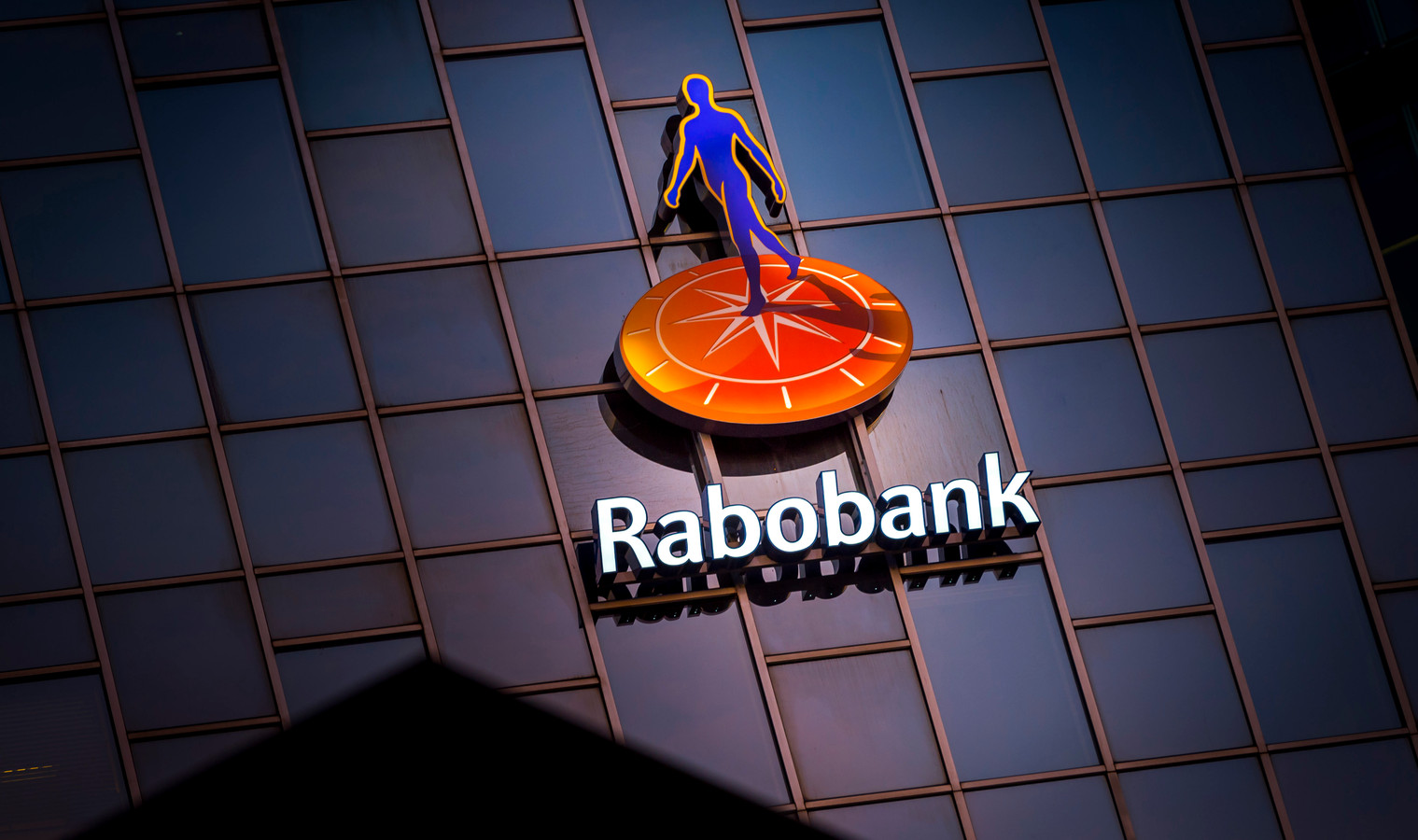 Rabobank trekt honderden miljoenen euro's uit om antiwitwasbeleid te ...