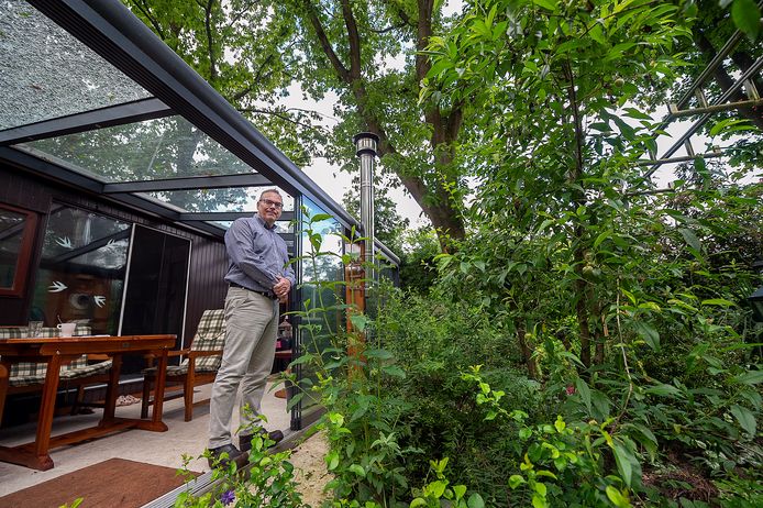 Na vijftig jaar ziet Ronald zijn paradijsje in Schijf ineens veranderen ...