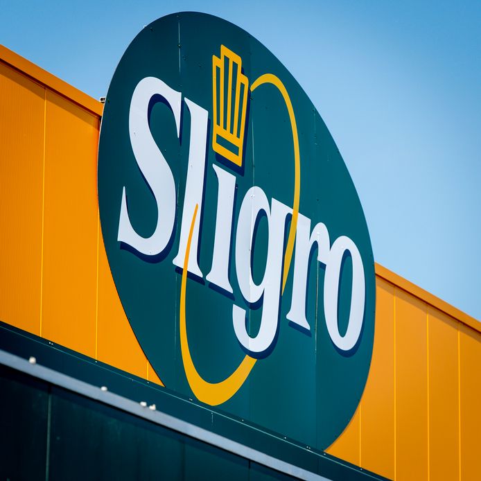 Sligro in Spaanse Polder ontruimd na lekkage kooldioxide | Rotterdam ...