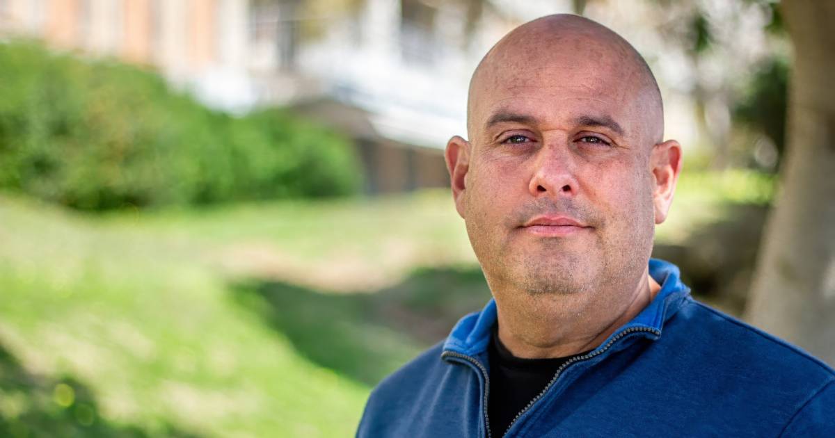 Met zijn video’s belicht Corey beide kanten van het conflict in Gaza ...