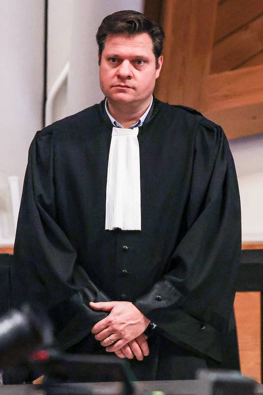 ASSISEN LIVE. “Achteraf gezien verschiet ik er niet van dat hij een ...