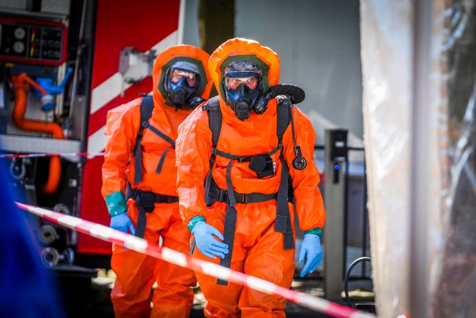 Politie zegt nog niet wat voor bijtende stof werd aangetroffen op bureau in Eindhoven, mogelijk ...