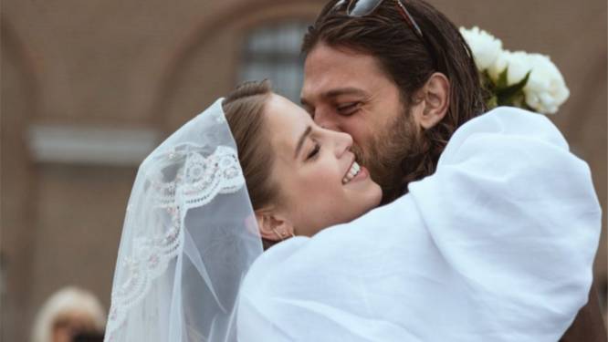 Litteken houdt Bab Buelens niet tegen badmode te tonen | Showbizz | hln.be