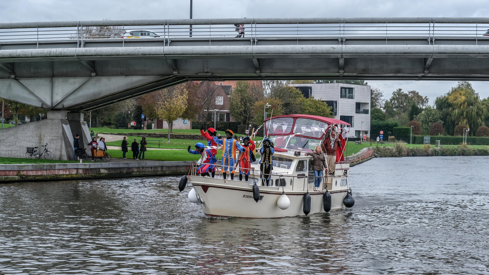IN BEELD: Kortrijkse kinderen zorgen voor bijzonder warme welkom voor ...