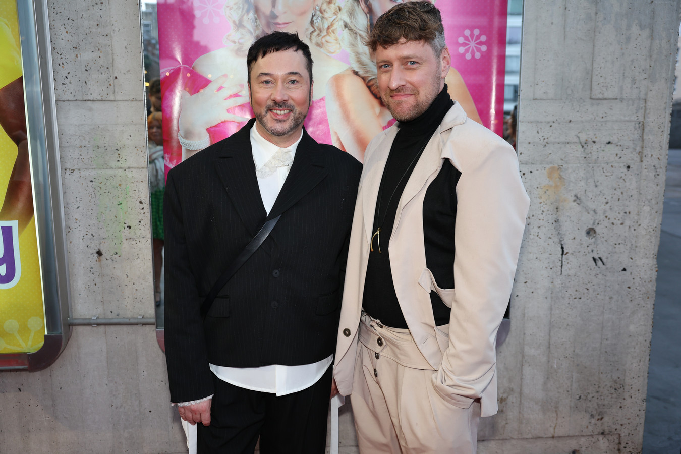 IN BEELD. ‘De mol’ Gilles Van Bouwel met nieuwe liefde op rode loper ...