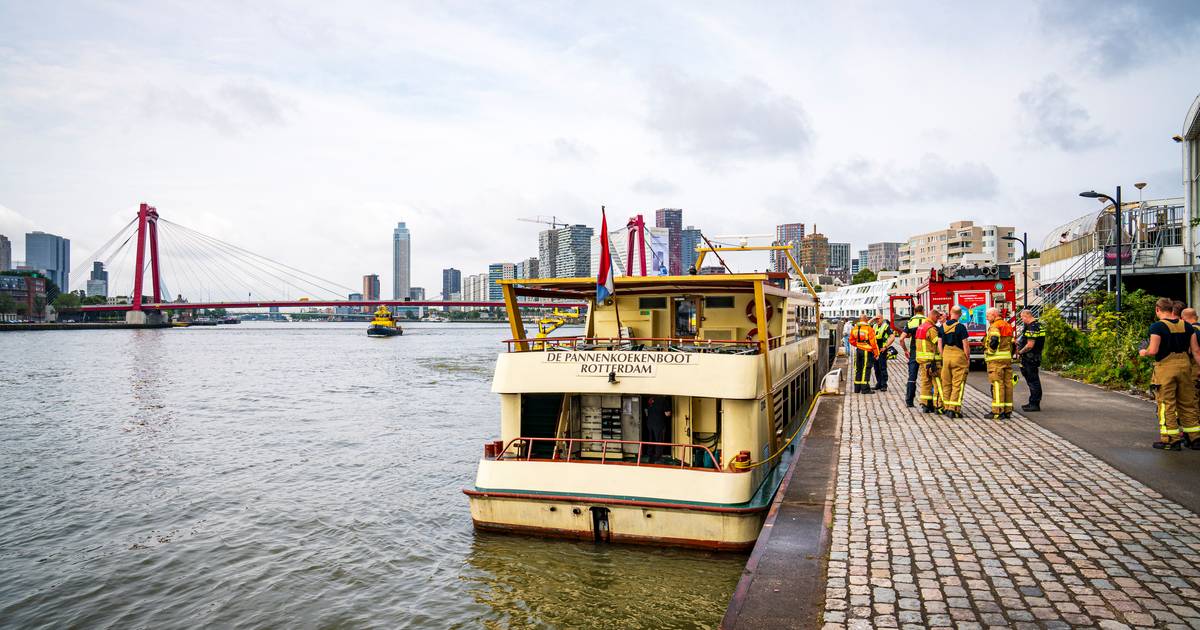 Brand in de Pannenkoekenboot in Rotterdam snel onder controle ...
