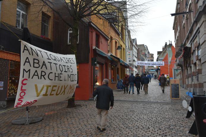 Marollenbuurt kreunt onder maandenlange sluiting rommelmarkt: “Dit is ...