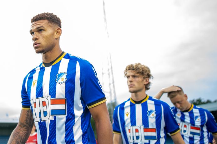 FC Eindhoven zwaait Ogenia uit: vleugelspeler debuteert in nationale ...
