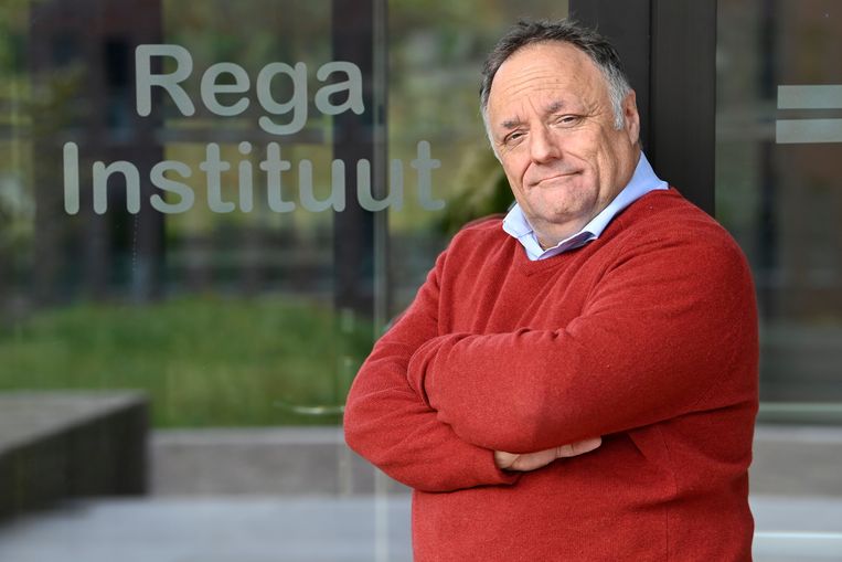 Viroloog Marc Van Ranst krijgt eredoctoraten van universiteiten van ...