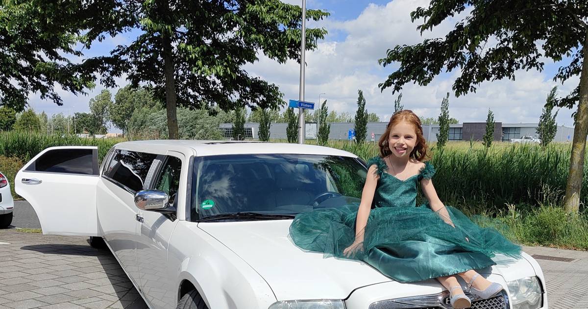 Djenova (7) zag Frozen heel vaak, nu schittert ze zelf als kleine Anna ...