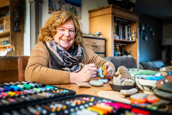 Marjo stuurt happy stones heel de wereld over: ‘Het maakt me dubbel ...