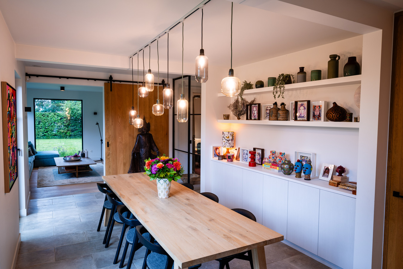 Zo veranderde Julie haar hoevewoning in een kunstzinnig huis dat ...