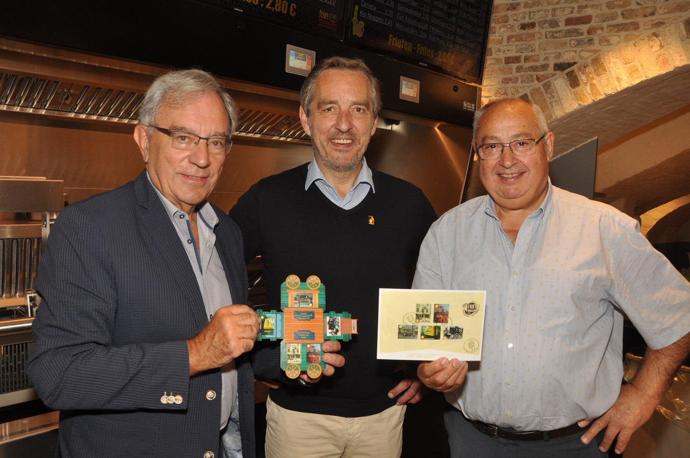 Brugs Frietmuseum werkt mee aan de Frietkotpostzegels van Bpost | Foto ...