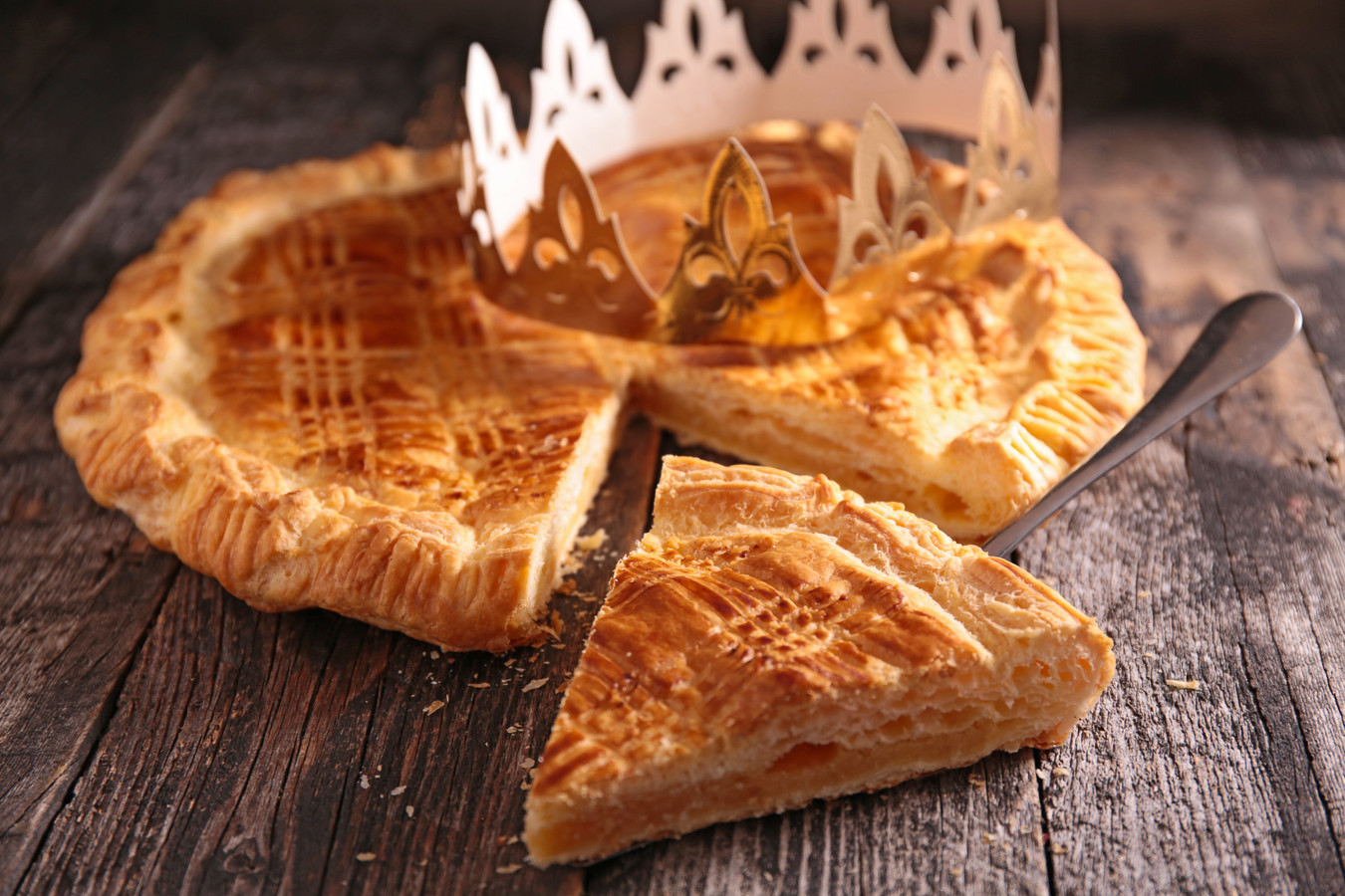 Daarom eten we op Driekoningen een frangipanetaart met een boon erin ...