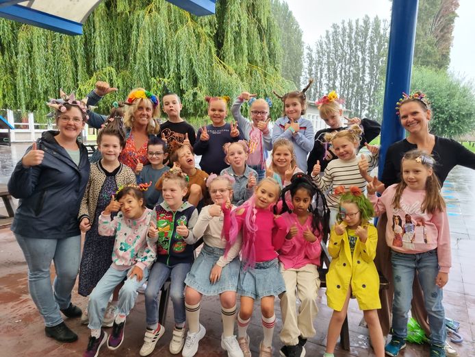 Basisschool De Regenboog start schooljaar met gekke kapsels | Evergem ...
